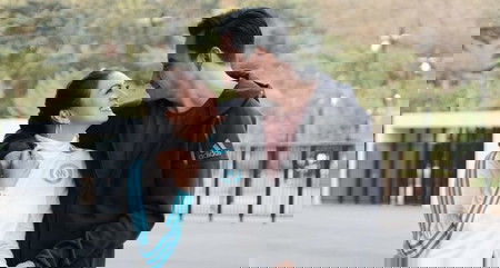 Darius Sinathrya berikan kejutan ulang tahun untuk sang istri, bikin baper!