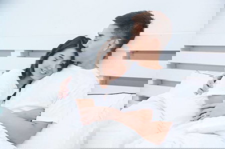 Posisi paling enak saat seks, bikin suami dan istri sama-sama puas!