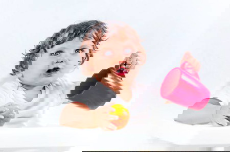 Perut kembung bayi baru lahir, penyebab dan cara mengatasinya