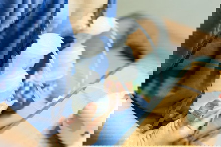 Cara memompa ASI yang benar untuk menghindari ASI tercampur darah