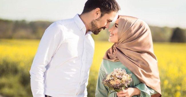 5 Tanda Suami yang Romantis Menurut Islam, Pak Suami Termasuk Bun?
