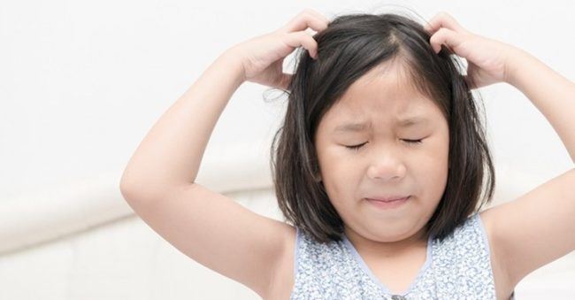 Cabut Rambut : Kelainan Trikotilomania yang membuat rambut anak tipis