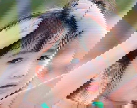 Cabut Rambut : Kelainan Trikotilomania yang membuat rambut anak tipis