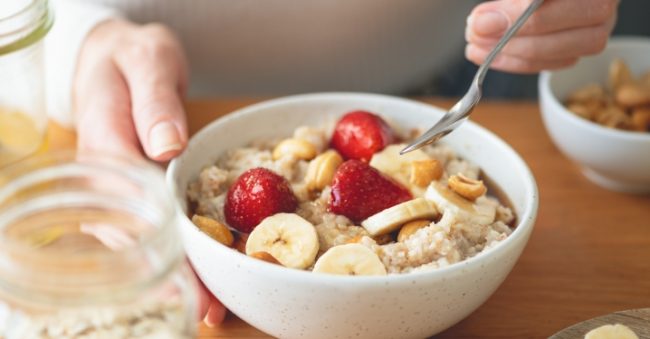 7 Manfaat Oatmeal untuk Ibu Hamil, Kaya Asam Folat!