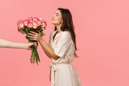 6 Tips Memilih Bunga untuk Istri yang Wajib Diketahui Para Suami