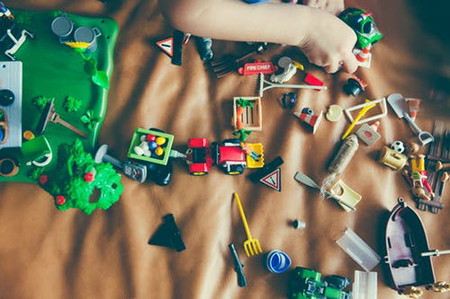 7 Jenis Mainan Edukasi Anak 6 Tahun dan Manfaatnya