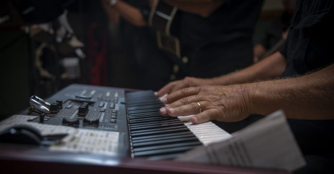 Manfaat Terapi Otak dengan Musik untuk Orang Tua dan Anak-Anak