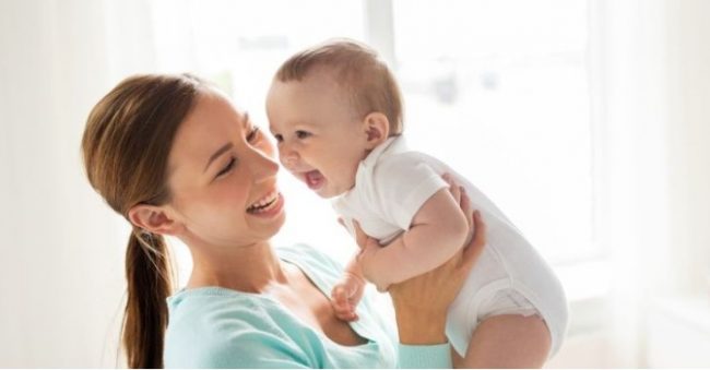 15 Cara Membuat Anak Bayi Tertawa dengan Mudah