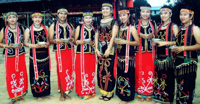 Ulap Doyo, Kain Khas Suku Dayak Benuaq yang Terbuat dari Daun