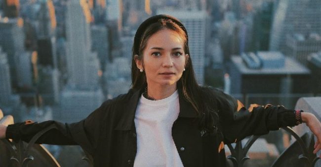 Kisah Enzy Storia, Berpisah Dari Ayahnya dan Sempat Ingin Bunuh Diri