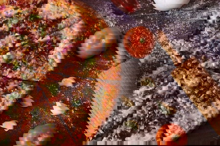 5 Resep Pizza Sederhana, Dijamin Semua Bisa Membuatnya!