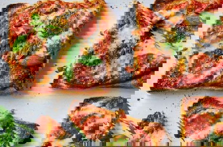 5 Resep Pizza Sederhana, Dijamin Semua Bisa Membuatnya!