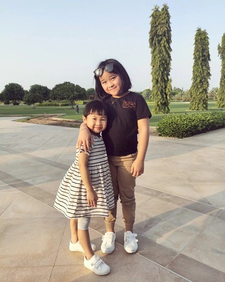 7 Potret Kirana dan Rumaysaa Anak Retno Hening