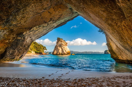 15 Pantai Unik di Dunia, Salah Satunya Ada di Indonesia!