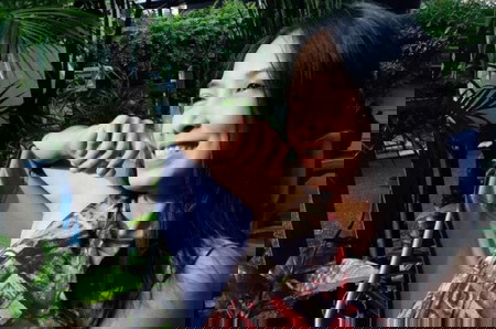 10 Potret Ruth Marini Alias ‘Mbok Atun’ di Layangan Putus