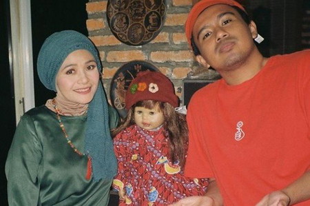 5 Potret Ria Enes dan Susan yang Sudah 30 Tahun Bersama
