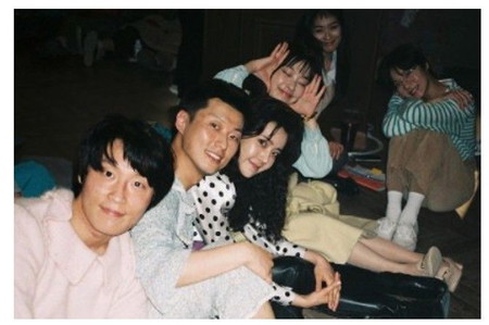 5 Potret Pemain Snowdrop di Balik Layar bersama Mendiang Kim Mi Soo