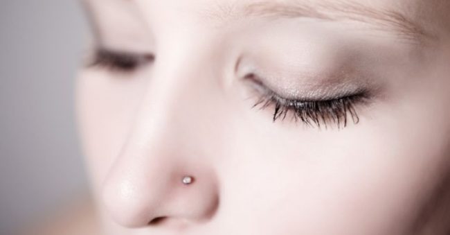 Tindik Hidung: Jenis, Efek Samping, Tips Perawatan, Biayanya
