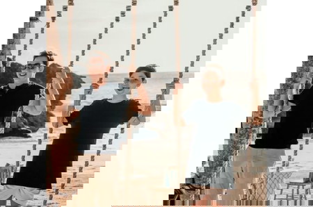 10 Potret Mike Lewis dan Anak, Ganteng dan Bule Banget