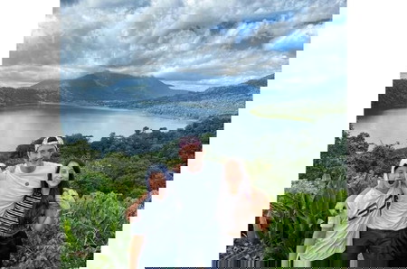 10 Potret Mike Lewis dan Anak, Ganteng dan Bule Banget