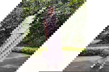 15 Inspirasi Fashion dari OOTD Sandra Dewi yang Elegan dan Stylish