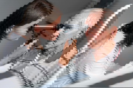 Rabun Dekat: Penyebab, Gejala, hingga Cara Mengobati