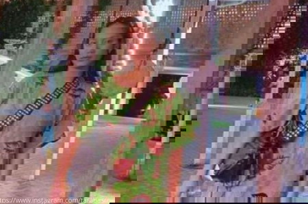 11 Potret Artis Hobi Pakai Daster, Ada yang Dipakai Liburan!