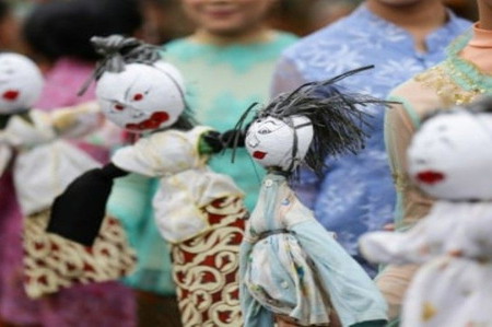 10 Tradisi Memanggil Hujan, Diantaranya Ritual Menikahkan Kucing!