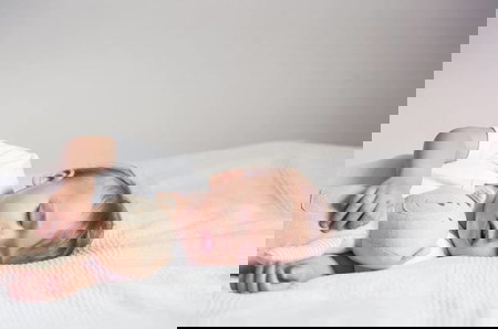 Jam Tidur Bayi 6 Bulan yang Ideal, Ini Cara Menerapkannya