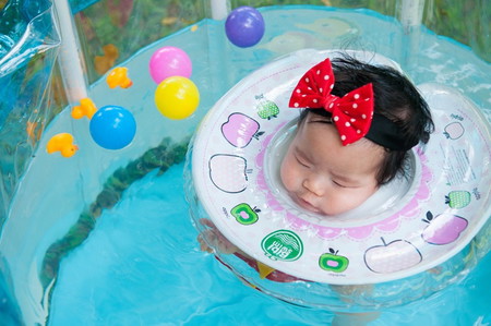 Spa Bayi: Manfaat, Kekurangan, Cara Melakukannya