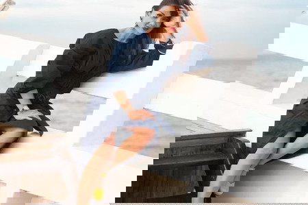 Penuh Bakat, Ternyata Indonesia Punya 8 Artis Polyglot Loh!