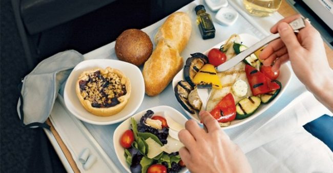 Intip Menu Makanan di Pesawat dari 20 Maskapai Dalam dan Luar Negeri