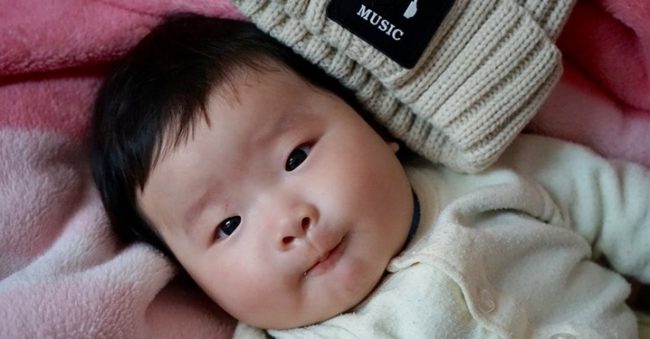 Perkembangan Bayi 4 Bulan, Sudah Bisa Apa Saja?