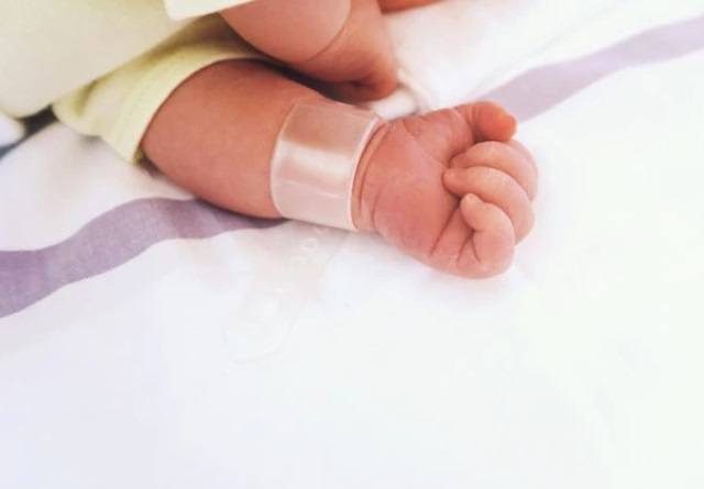 Malnourished Babies Are Not Just Thin, Know These Symptoms and Types of ...