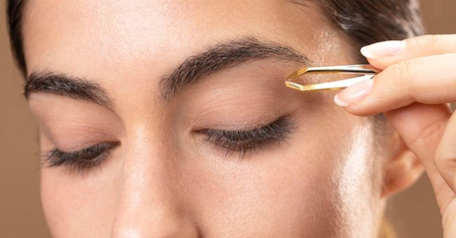 7 Cara Mencukur Alis yang Mudah bagi Pemula