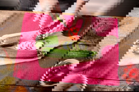 4 Cara Memotong Timun dan Menyimpannya Agar Tahan Lama