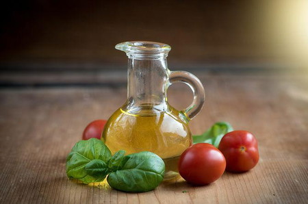 9 Manfaat Daun Basil bagi Kesehatan Tubuh, Beserta Efek Sampingnya