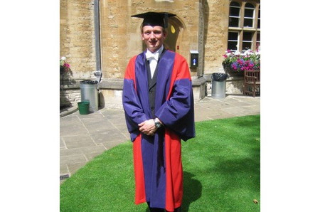 6 Toga Wisuda Universitas Dunia, Mana yang Jadi Favorit?