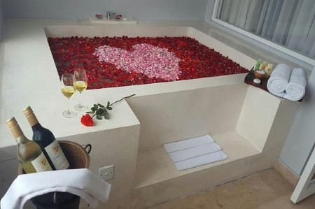 10 Hotel dengan Fasilitas Jacuzzi dengan Harga di Bawah 1 Juta
