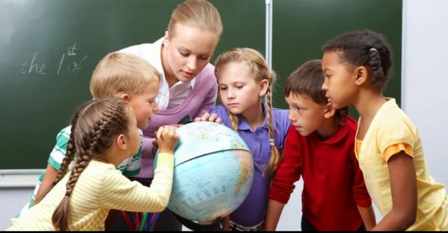 Interaktif Learning: Pengertian, Cara Menerapkan dalam Cara Belajar Anak