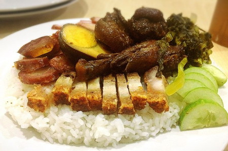 Kulik 12 Tempat Nasi Campur Enak di Jakarta yang Wajib Dicoba!