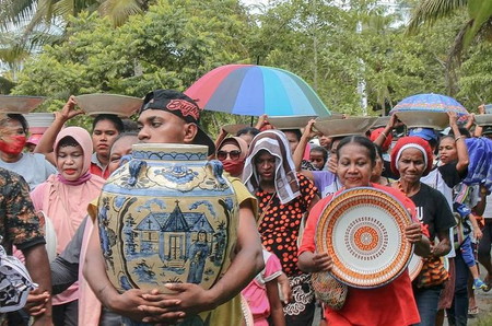 Piring jadi Maskawin, Ini Tradisi Suku Biak dalam Pernikahan Adat Papua