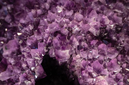 Banyak Diminati, Ini Makna Filosofis dan Khasiat Batu Amethyst