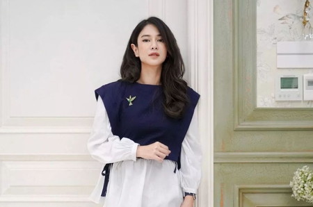 Gaya Rambut Dian Sastro, Pixie-Cut yang Membuatnya Awet Muda!