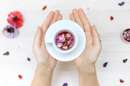 Manfaat Rose Tea, Teh Bunga Mawar yang Kaya Antioksidan
