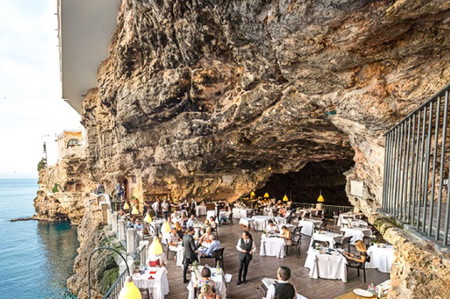 10 Restoran di Dalam Gua Ini Sajikan Pengalaman Makan Berbeda