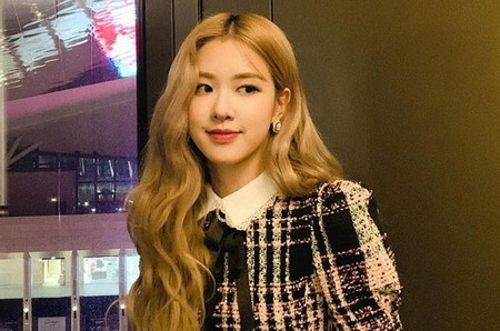 12 Ide Gaya Rambut Rosé BLACKPINK, Cocok untuk Rambut Panjang