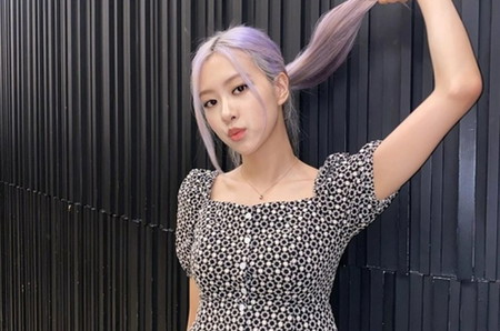 12 Ide Gaya Rambut Rosé BLACKPINK, Cocok untuk Rambut Panjang