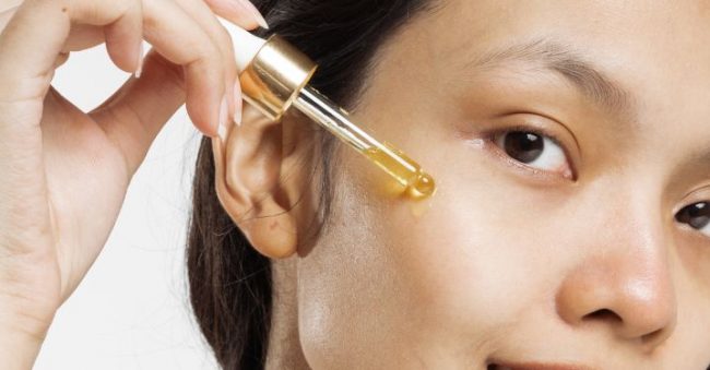 10 Rekomendasi Serum Retinol Terbaik di 2024, Bikin Wajah Awet Muda!