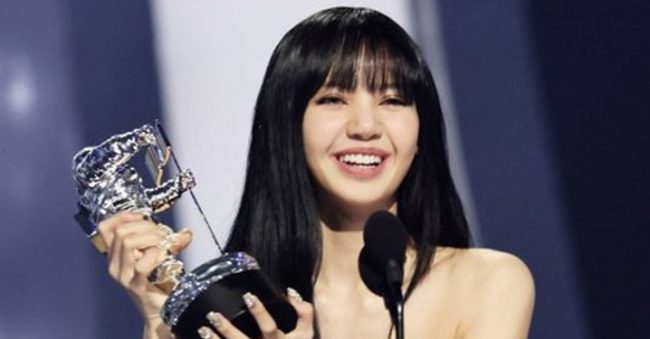 Lisa Blackpink Menang VMA 2022, Ucapkan Terima Kasih ke Blink